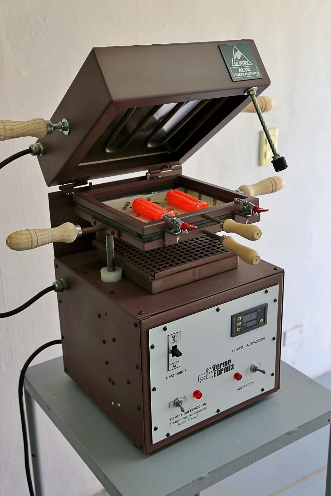 TermoFormix - Maquinas de termoformado a medida